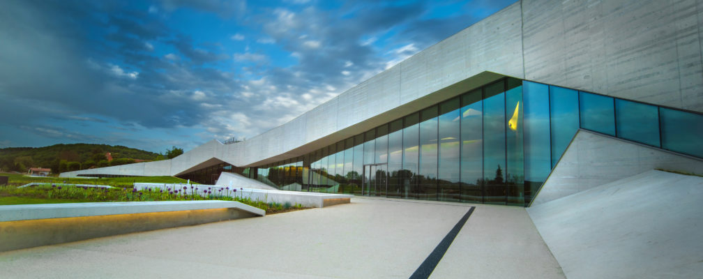 Centre International de l’Art Pariétal (Lascaux IV) Centre International de l’Art Pariétal (Lascaux IV)